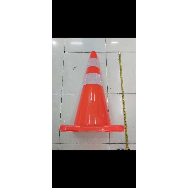 Jual Safety Traffic Cone / Kerucut Karet Lalu Lintas Oren 1,8 Kg PVC Lentur | Shopee Indonesia