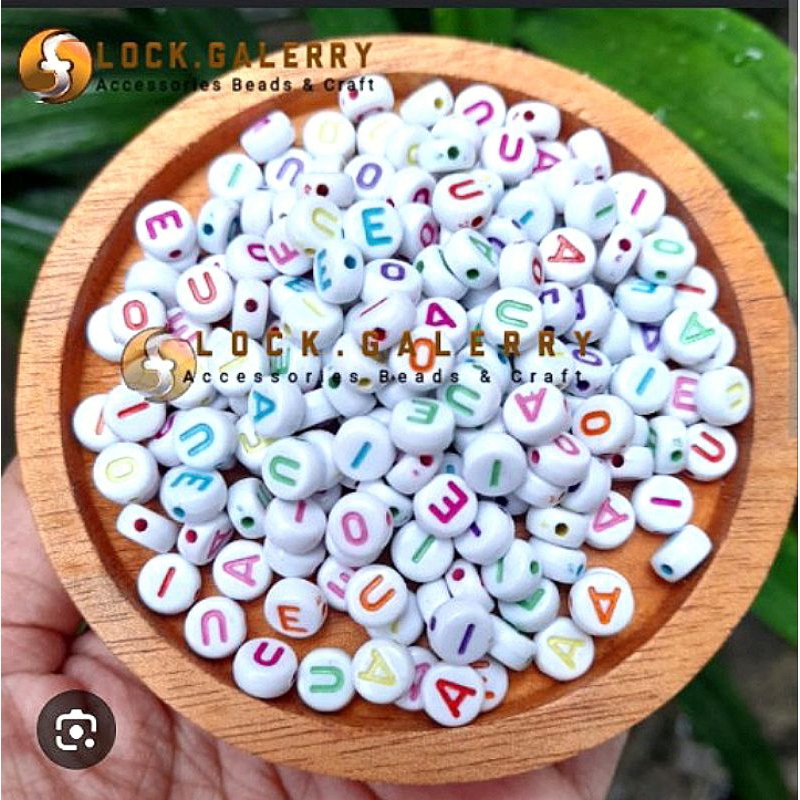 Jual Manik Manik Huruf VokaL A I U E O Bulat Pipih Dasar Putih Tulisan ...