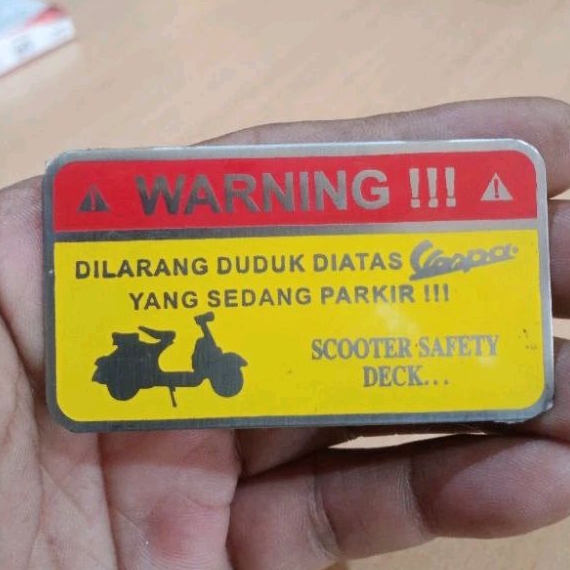 Jual Emblem warning safety deck vespa | Shopee Indonesia