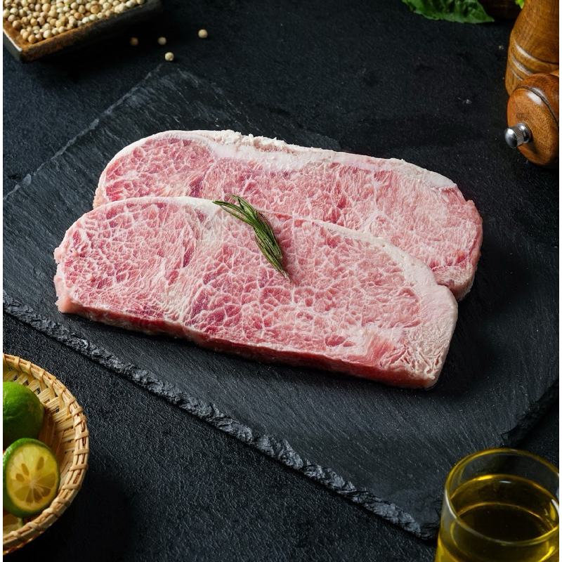 Jual Daging Sapi Wagyu Sirloin / Striploin Primary Meltique Beef Steak ...