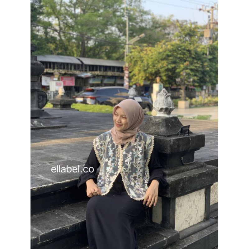 Jual READY VEST GARDENIA FLOWER // VEST BUNGA // VEST BRUKAT 3D // VEST TILE // VEST BRUKAT ...