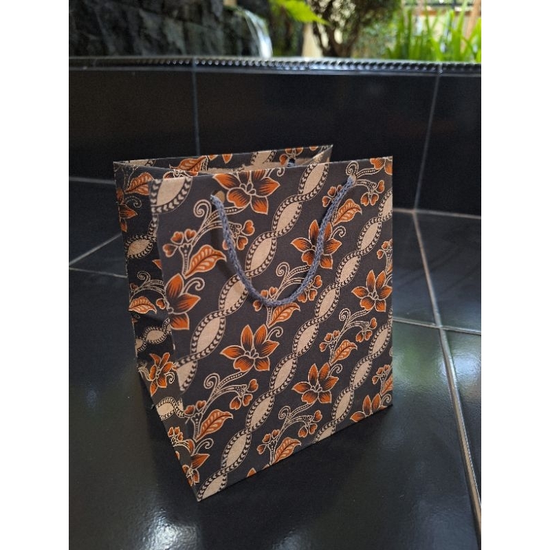 Jual Tas kertas batik ukuran toples (14*12*16) | Shopee Indonesia