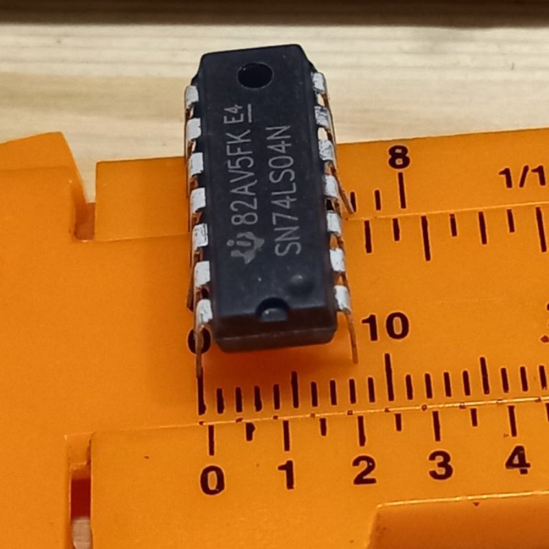 Jual 74LS04 Hex Inverter | Shopee Indonesia