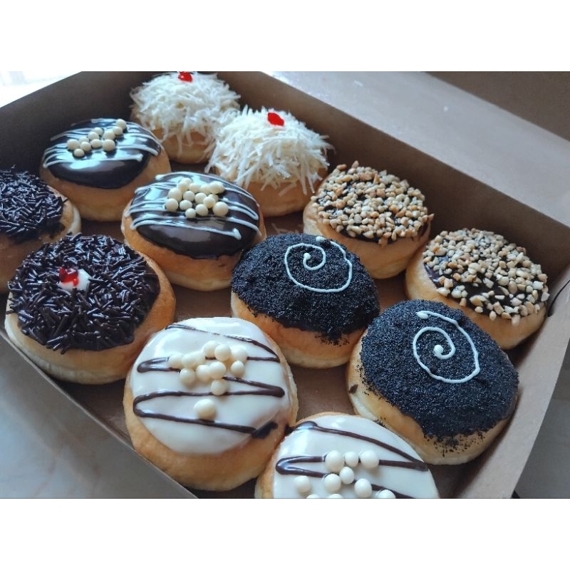 Jual Donat mini mix coklat keju oreo isi 12pcs (bisa request toping ...