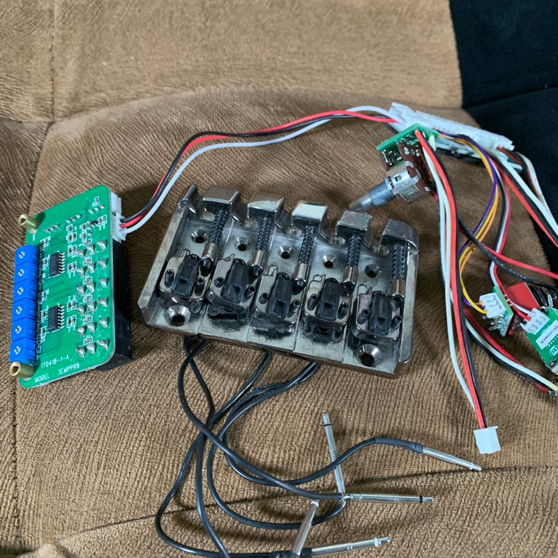 Jual bridge bass piezo dan preamp bass full set 4 strings dan 5 strings ...