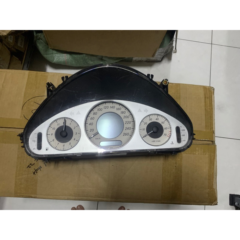 Jual Speedometer Mercedes Benz W211 white gauge original km/h ...