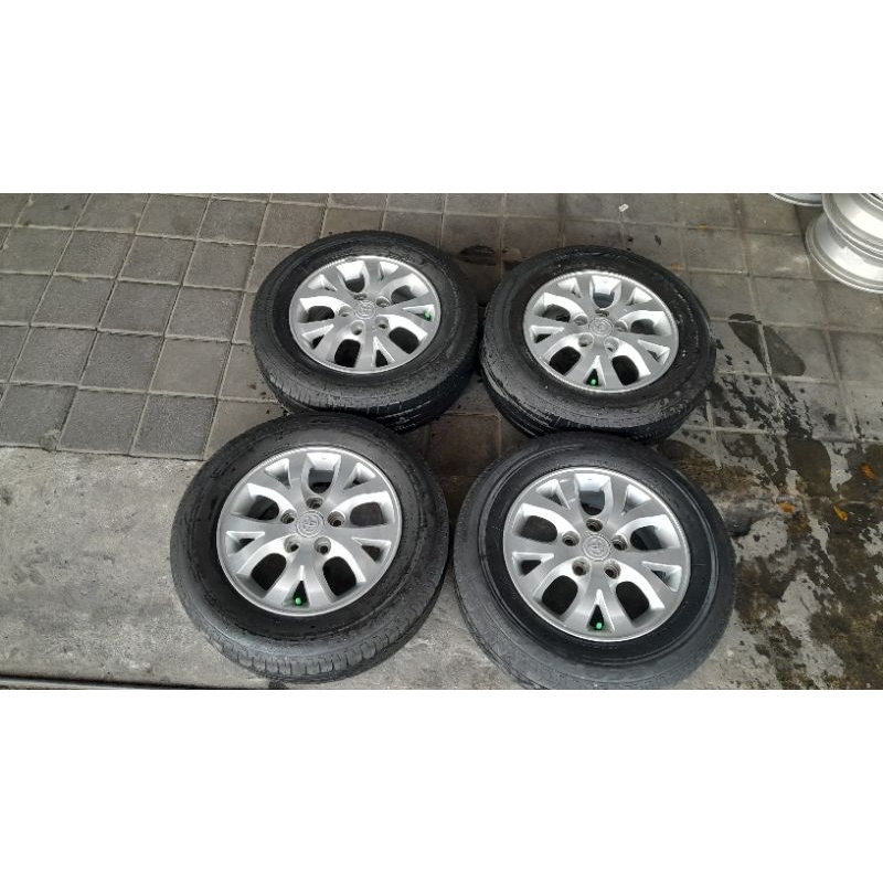 Jual Velg dan ban bekas mobil oem copotan innova ring 15 + ban bonus ...