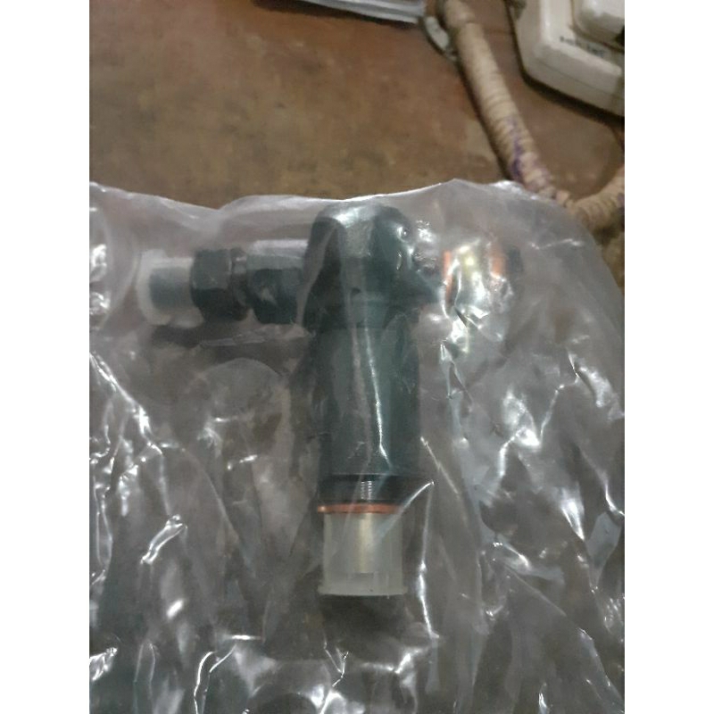 Jual fuel injektor valve assy/injector mesin diesel KUBOTA RD 85(tw ...