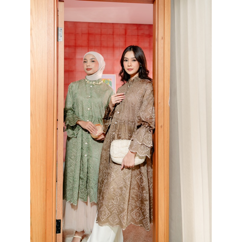 Jual ZABIYA TUNIK / womenwear / tunik cantik /tunikkekinian | Shopee ...