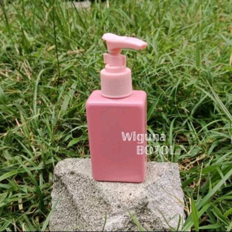 Jual Botol Pump 100ml Kotak Pink / Botol 100ml Kotak Tutup Pump Clip Pink | Shopee Indonesia