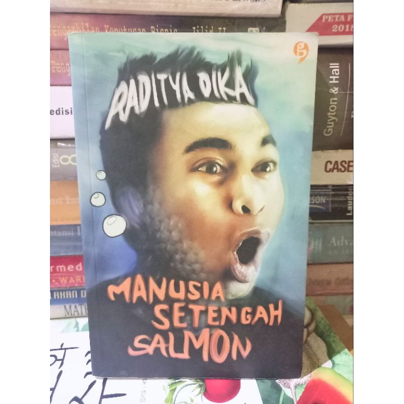 Jual NOVEL MANUSIA SETENGAH SALMON BY RADITYA DIKA (ORIGINAL) | Shopee Indonesia