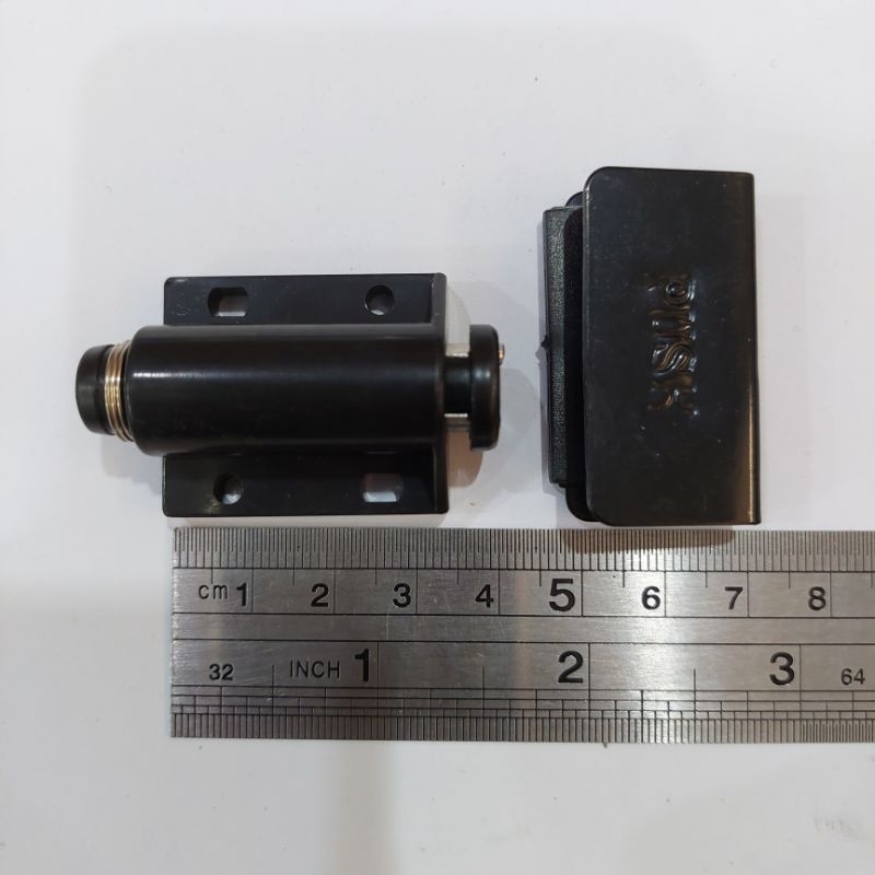 Jual MAGNET KACA SINGLE PUSH BESI ENGSEL PIVOT PLASTIK | Shopee Indonesia