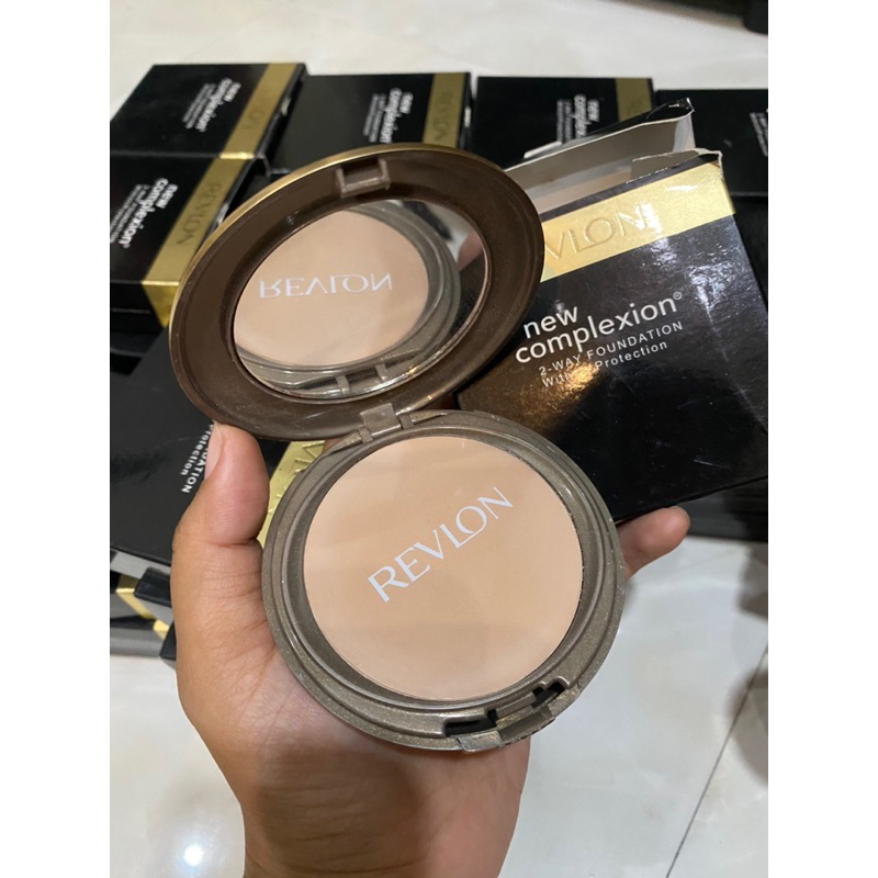 Jual Revlon New Complexion Two Way Cake Foundation | BEDAK PADAT REVLON ...