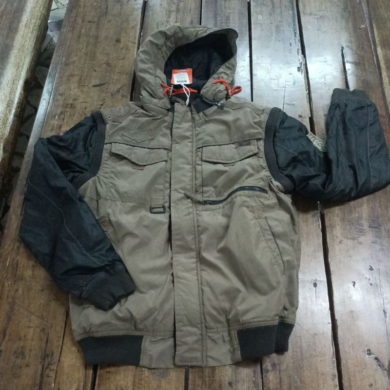 Jual jaket cardinal parasut original | Shopee Indonesia
