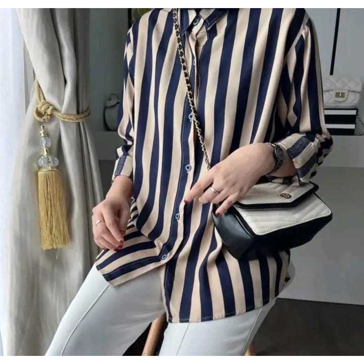Jual Kemeja Wanita Trend// Baju Wanita Terbaru//Kemeja salur// Kemeja lengan panjang//Atasan ...