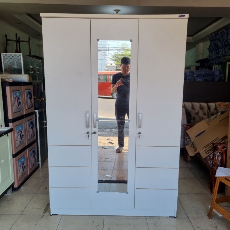 Jual (Free Ongkir) Lemari 3 Pintu Minimalis Partikel / Particle board | Shopee Indonesia