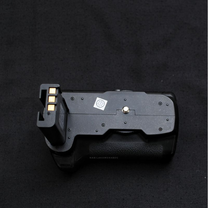 Jual Batre Grip For Nikon D40, D60, D3000 ( Meike ) | Shopee Indonesia