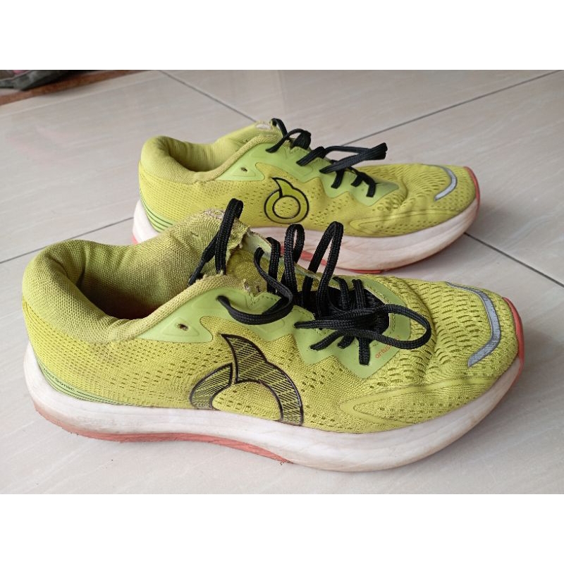 Jual sepatu lari | Shopee Indonesia