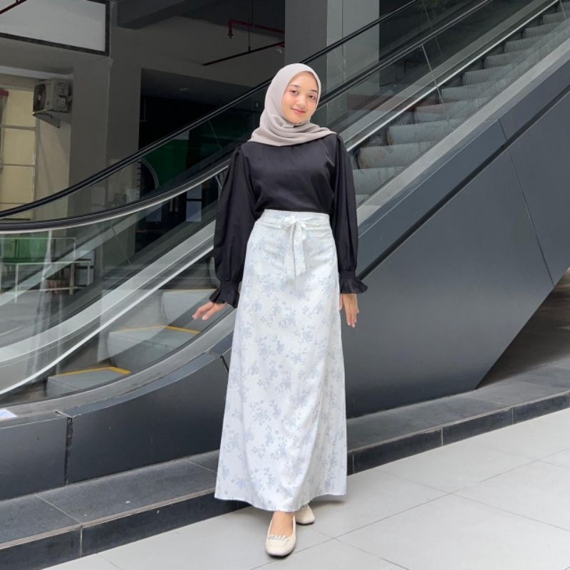 Jual ROK MODEL A MOTIF BUNGA //NAEMA YURI SKIRT | Shopee Indonesia