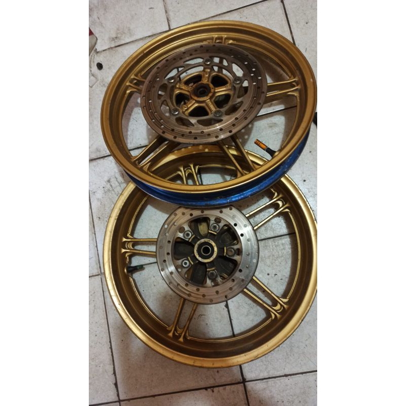 Jual velg R15 V2 original set seperti difoto | Shopee Indonesia