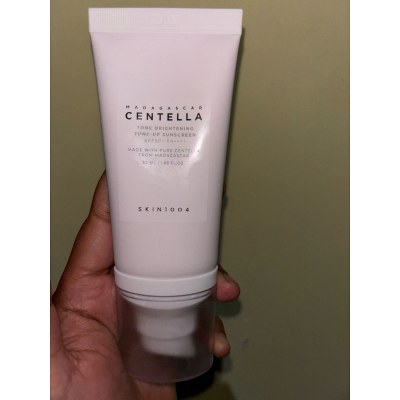 Jual Sunscreen Skin1004 Tone Brightening Tone Up Sunscreen SPF 50+ PA ...