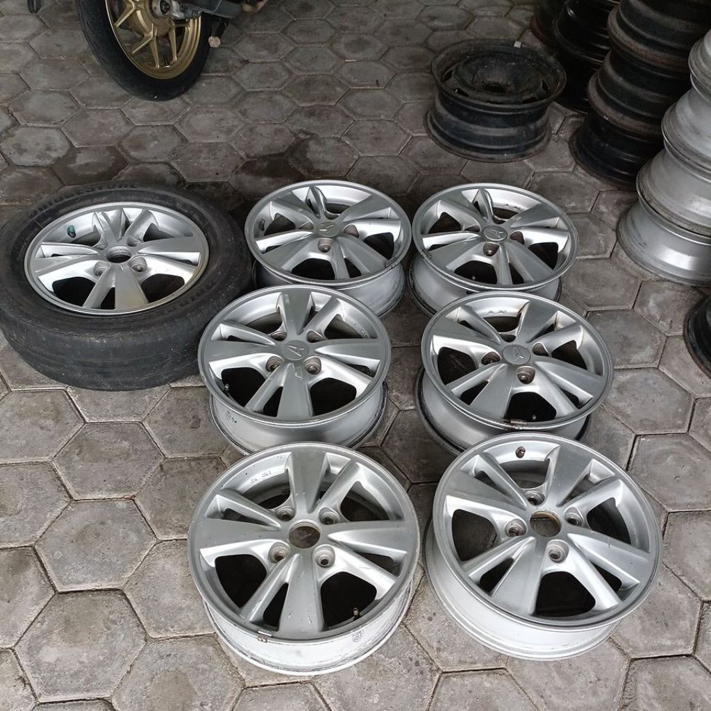 Jual velg pelek oem original oem Toyota Avanza Veloz r15 2013-2015 ...