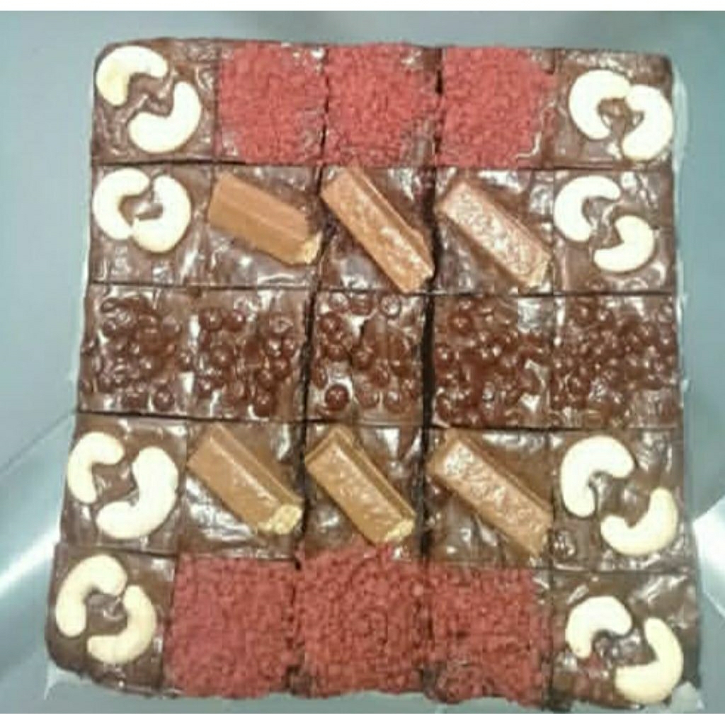 Jual fudgy brownies topping panggang varian almond,oreo,red velvet ...