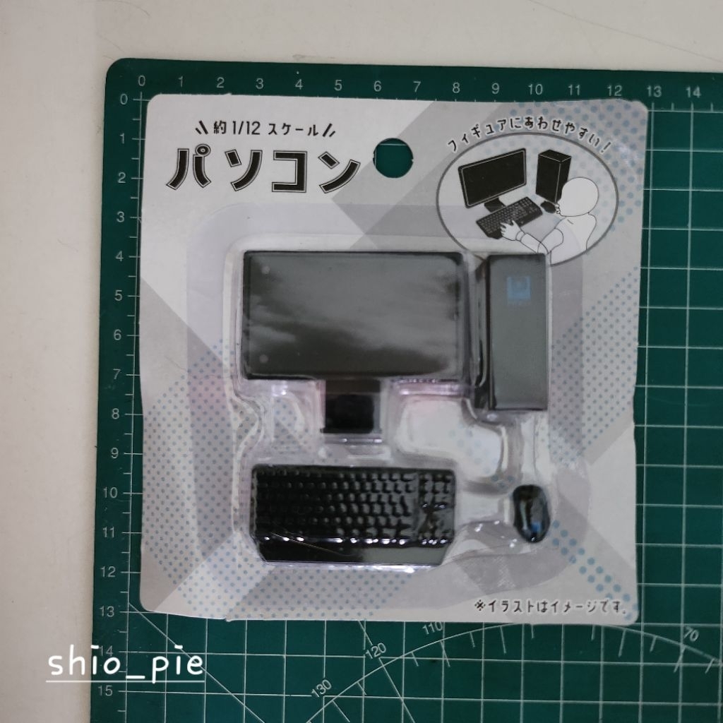 Jual Daiso Seria personal computer miniature 1/12 scale | Shopee Indonesia