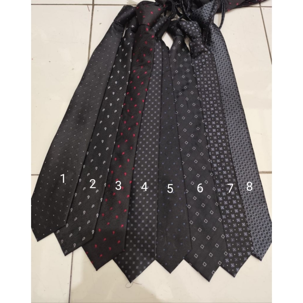 Jual Dasi Hitam Decarlo Dasi Pria Panjang Instan Siap Pakai | Shopee ...