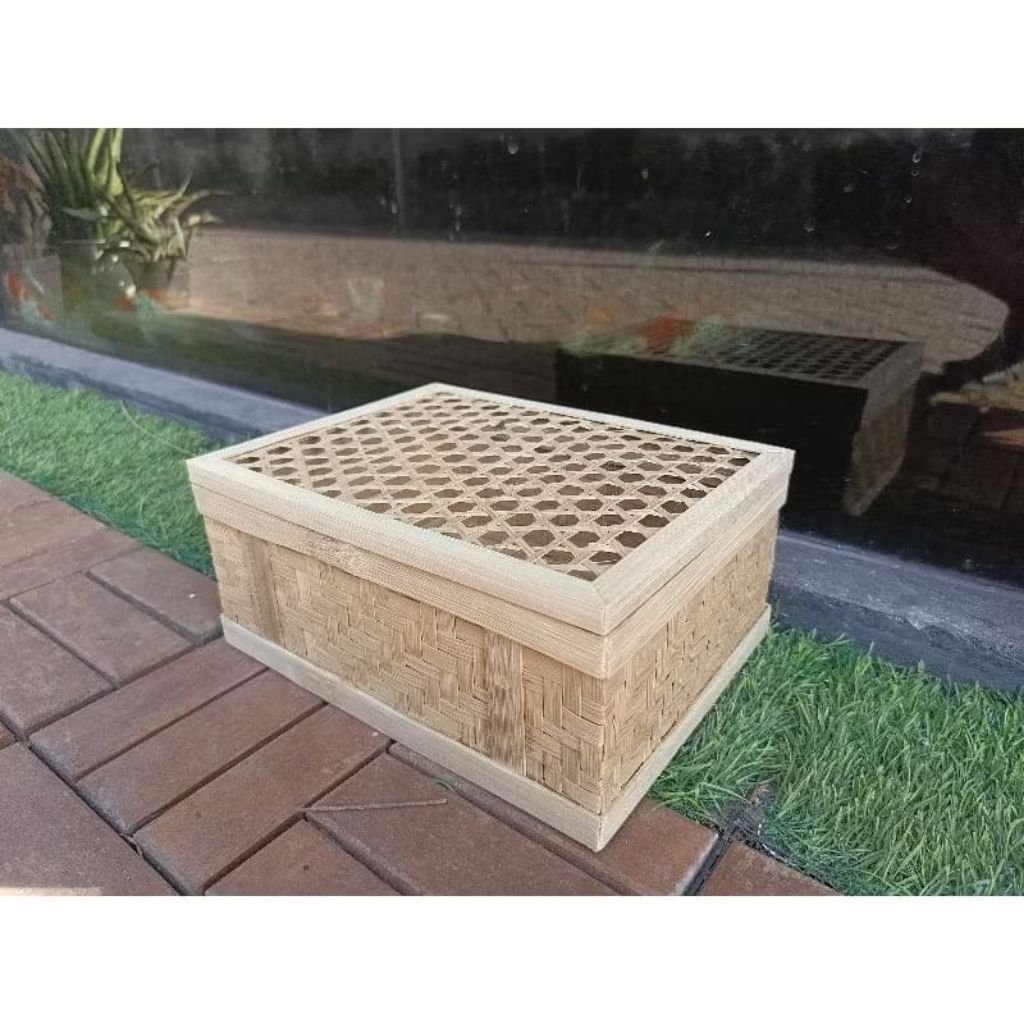 Jual (25x20) Box Anyaman Bambu Tutup Lubang | Keranjang Anyaman Bambu ...
