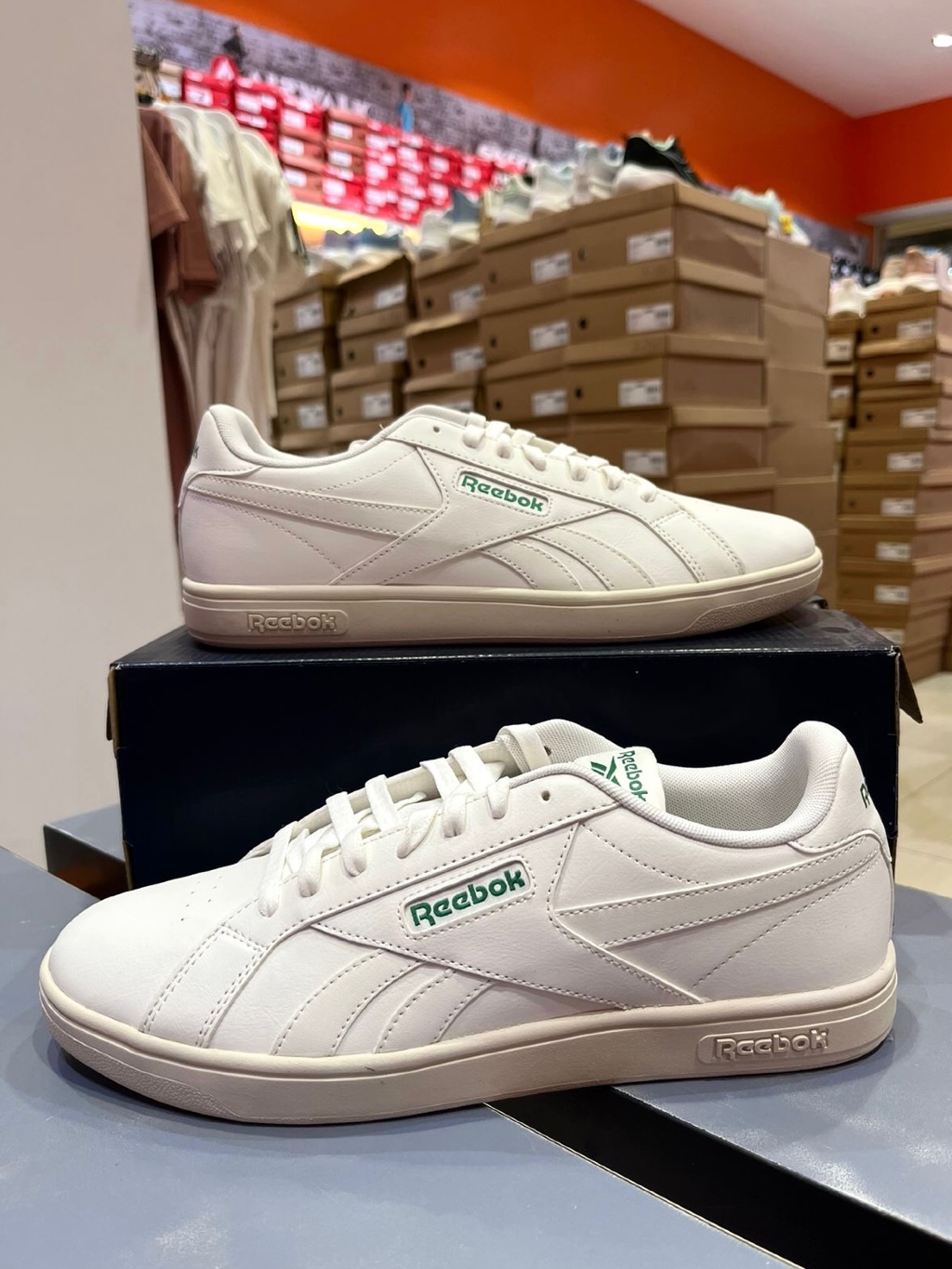 Jual (BEST SELLER) Sepatu Reebok Court Retro Casual Shoes Men 100223161 ...