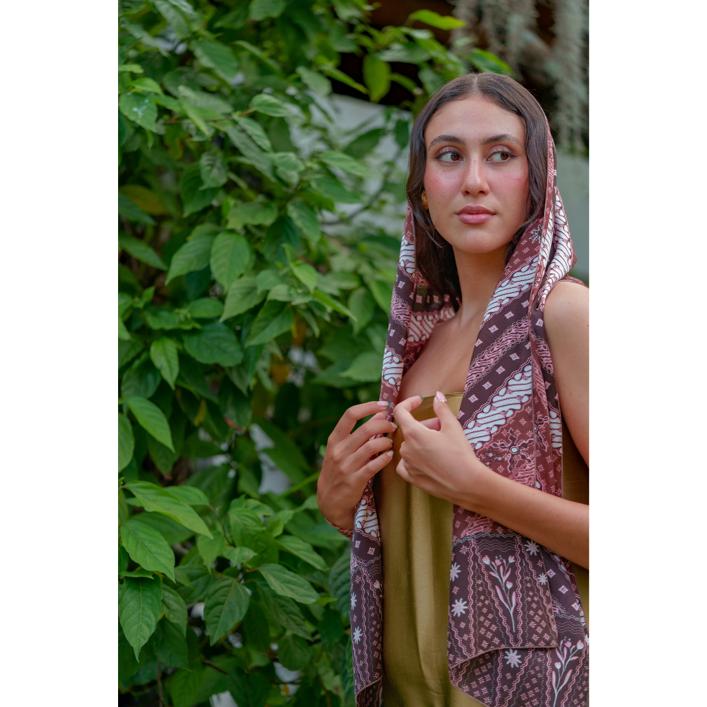 Jual Batik Wayang Scarf In Gift Box - Selendang In Kartini Parang ...