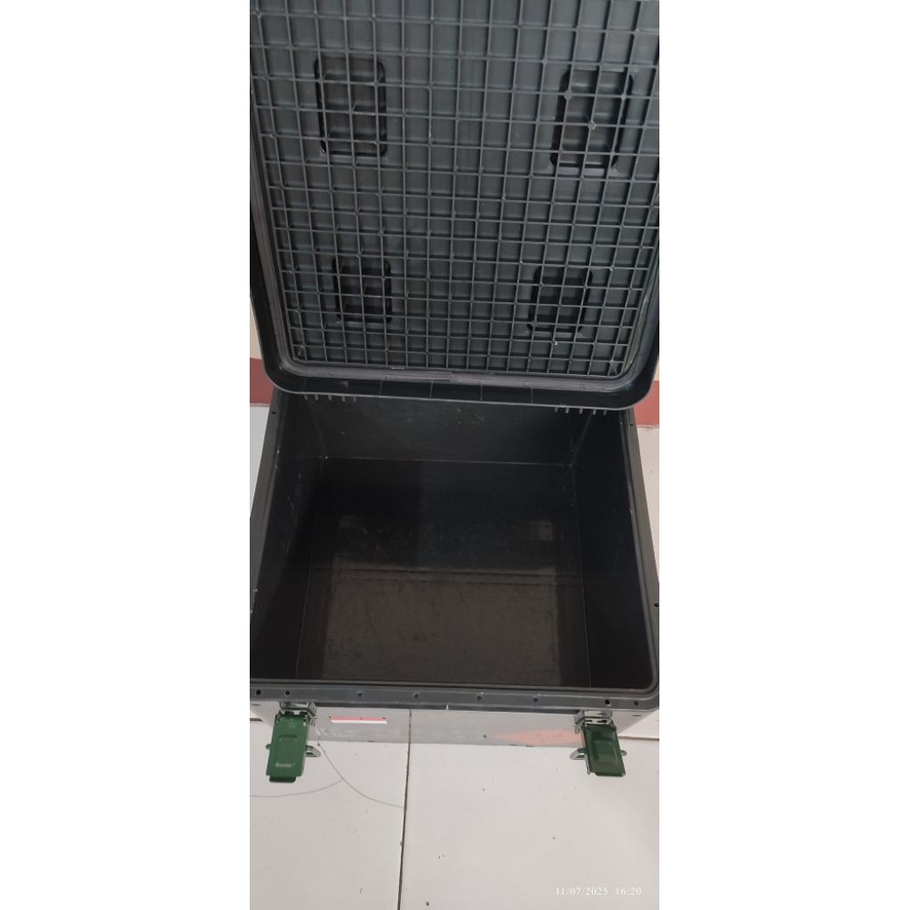Jual box plastik Pindad bekas munisi bahan tebal kokoh dan kuat ...