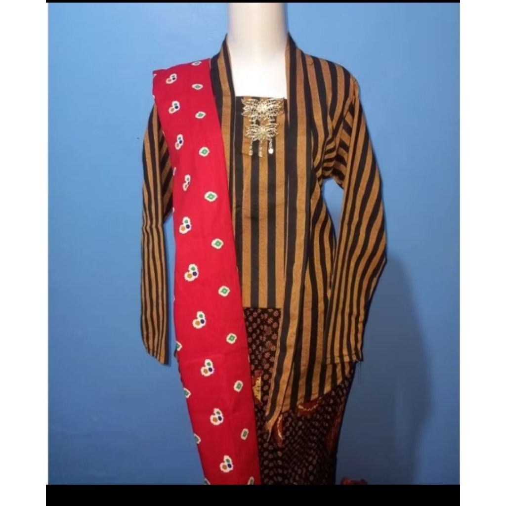 Jual setelan lurik kutubaru free selendang merah | Shopee Indonesia