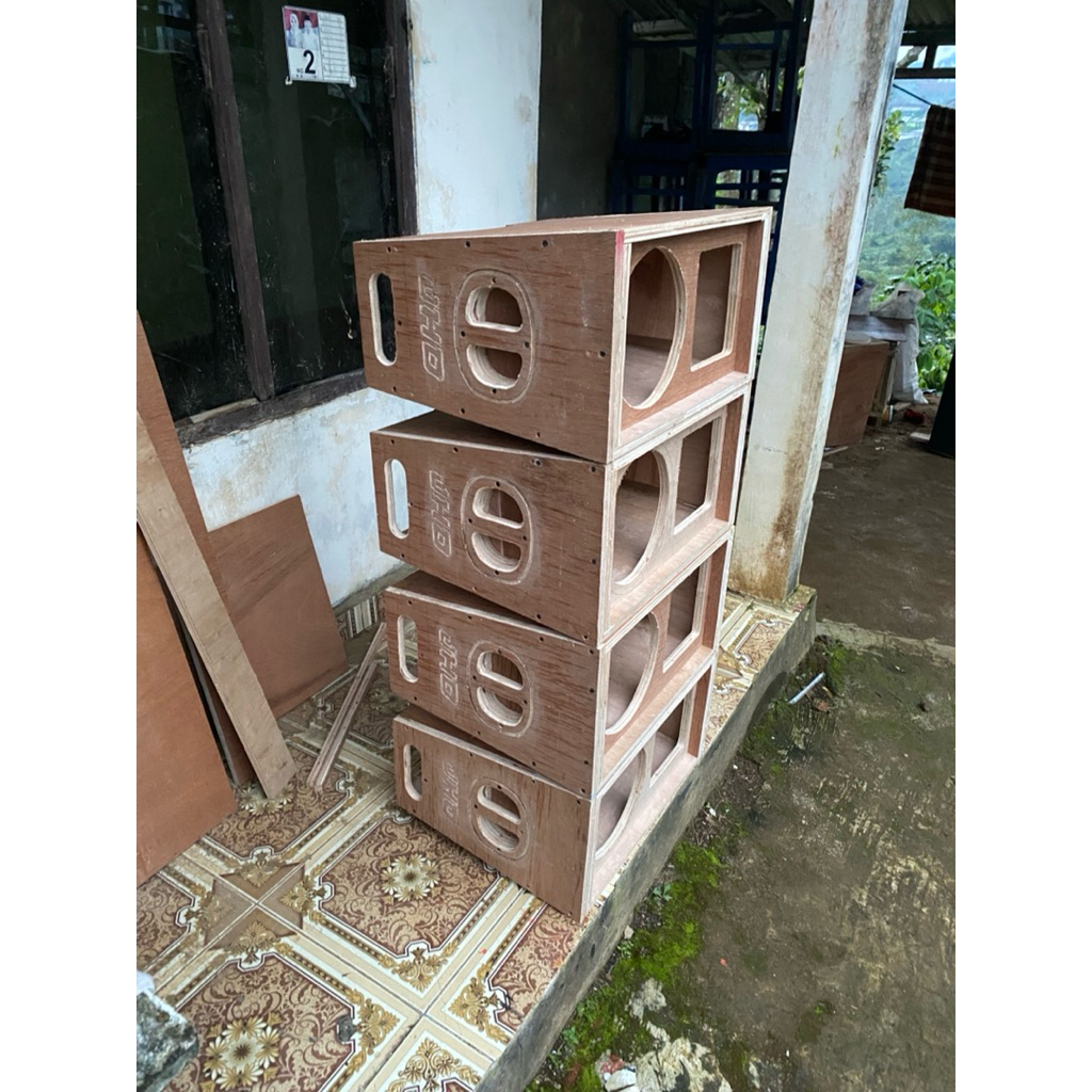 Jual LINE ARRAY 10/12 inch lengkap brecket dan gril | Shopee Indonesia
