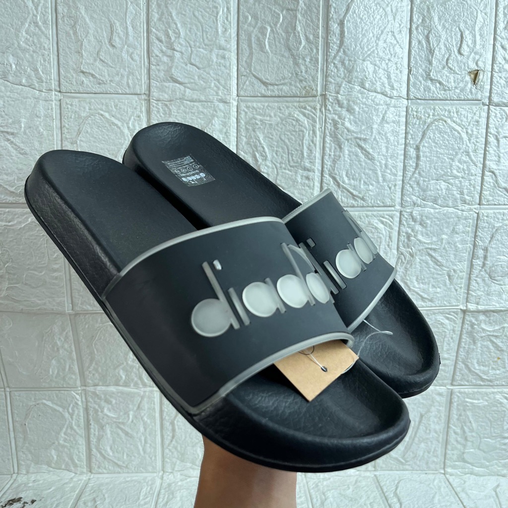 Jual 2 VARIASI WARNA SANDAL SLIDE DIADORA SENDAL DIADORA MESS SANDAL ...