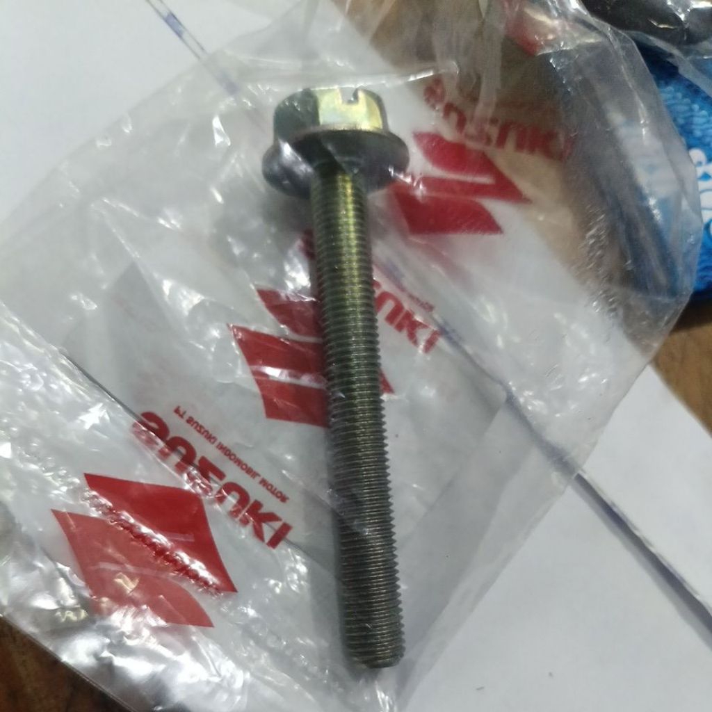 Jual Baut dan pengait ban serep All New ertiga XL7 | Shopee Indonesia
