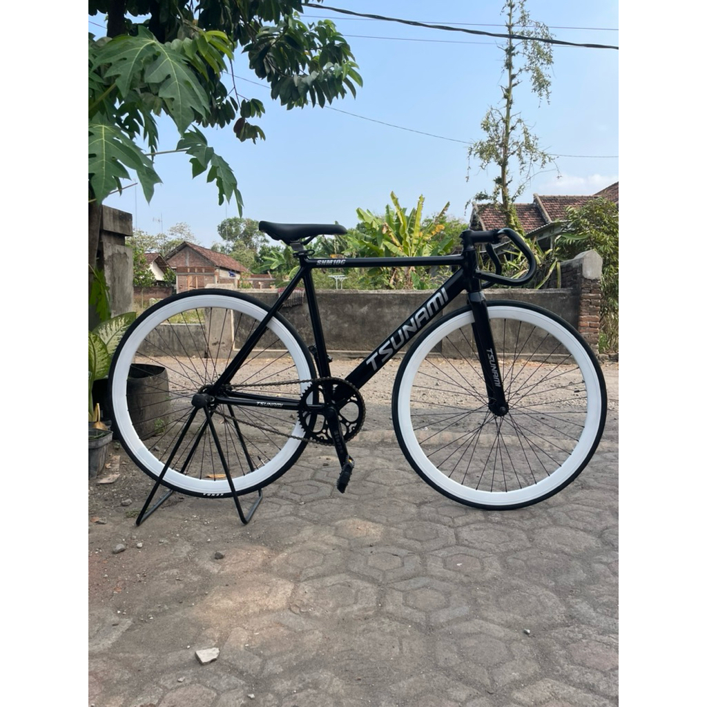 Jual Sepeda Fixie snm 100 hitam stang melengkung velg putih | Shopee ...