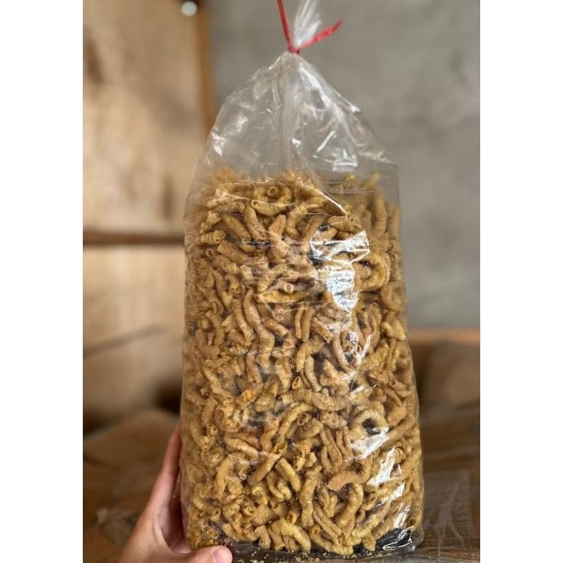 Jual TERMURAH TERLARIS TERENAK!! 500 GRAM KERIPIK USUS AYAM CRISPY HALAL BISA COD KE SELURUH ...