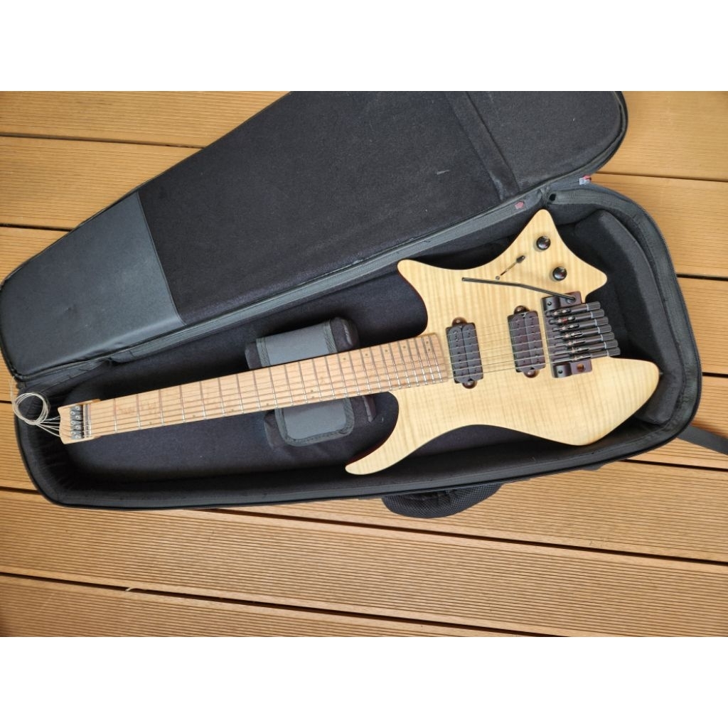 Jual Gitar Headless Strandberg Multiscale 7 Strings | Shopee Indonesia