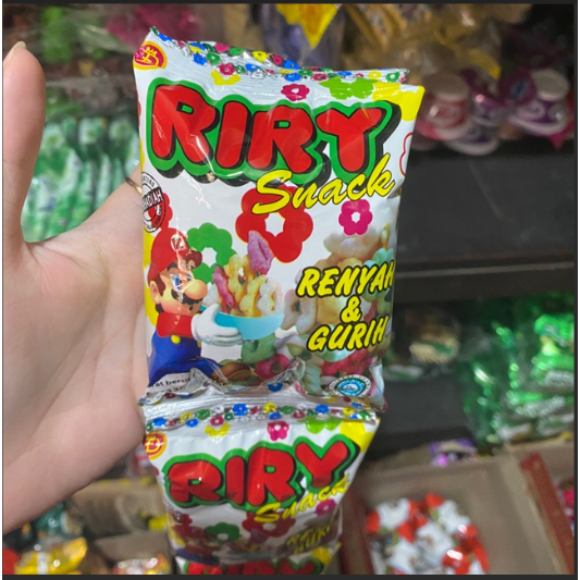 Jual Riri Snack Asin ( 1 gantung 10 bungkus ) | Shopee Indonesia