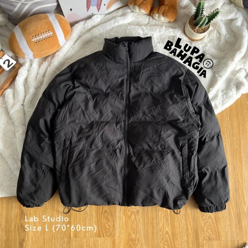 Jual LAB STUDIO Black Puffer Gelembung Boxy Jaket size fit L | 100% ...