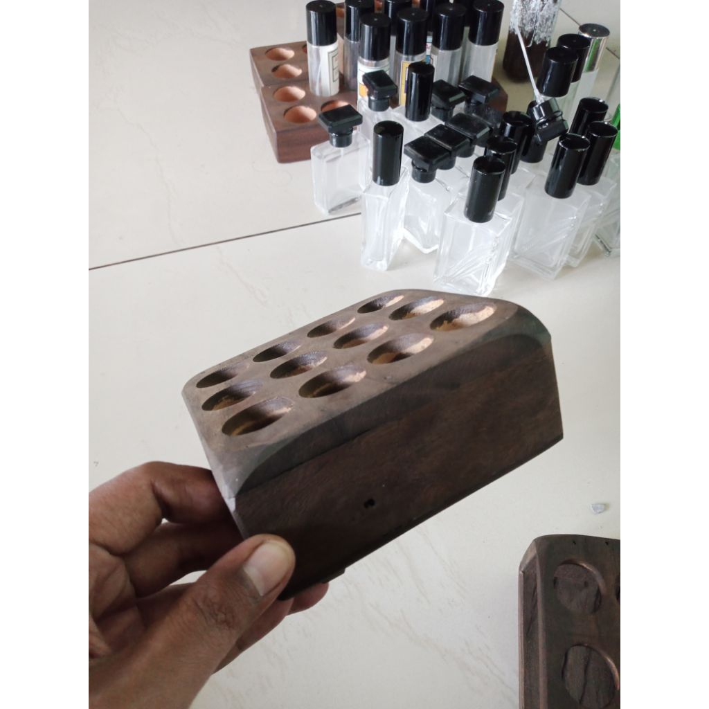 Jual Rak Botol Parfum / Display parfum Botol YZ 13 - 15ml | Shopee ...