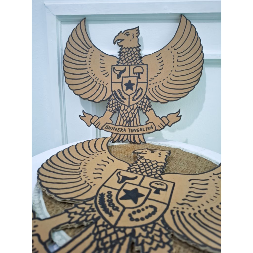 Jual Prakarya Kerajinan Burung Garuda dari kardus Hiasan Sepeda garuda ...
