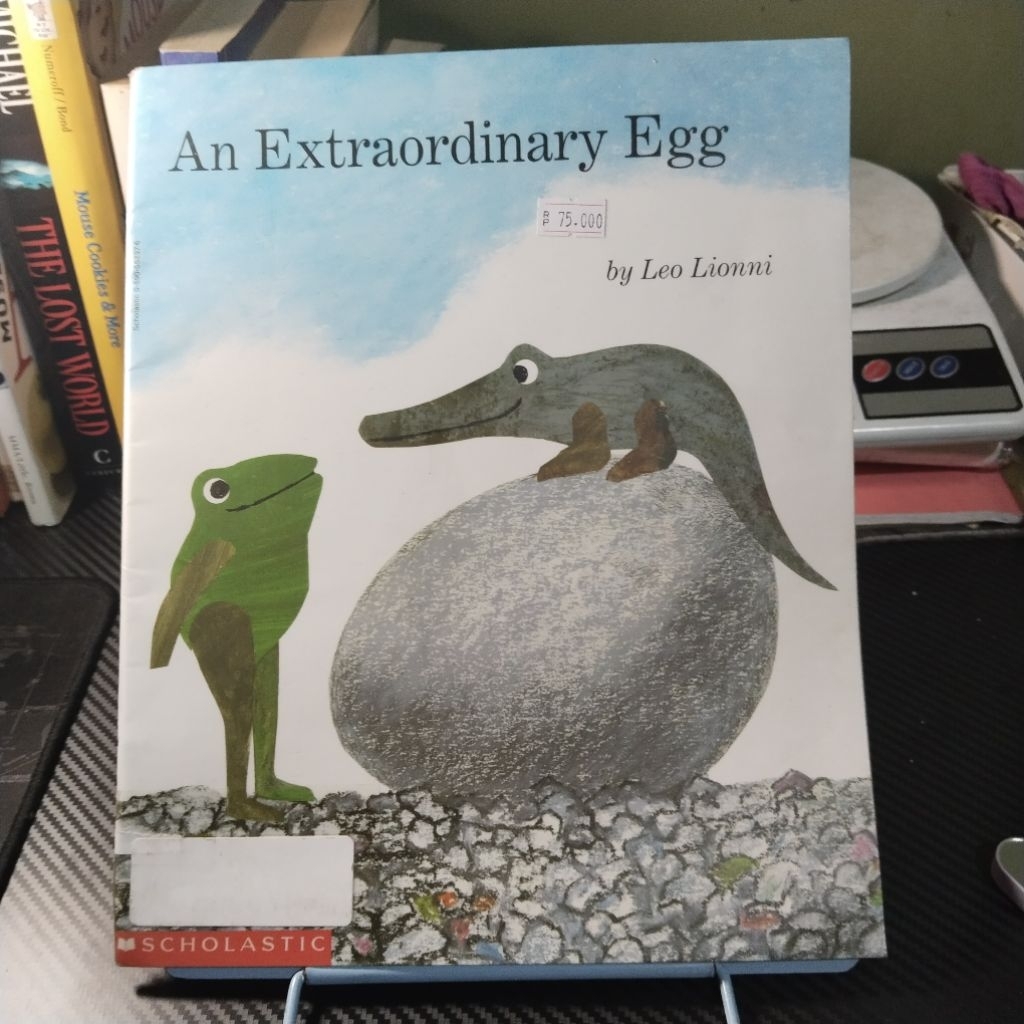 Jual Buku anak AN EXTRAORDINARY EGG by Leo Lionni | Shopee Indonesia
