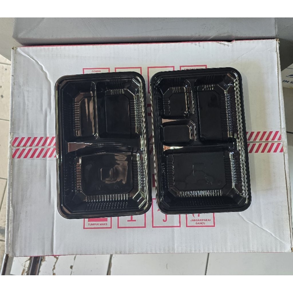 Jual MIKA BENTO PET 3SEKAT & 4SEKAT HITAM 50set WADAH+TUTUP | Shopee ...