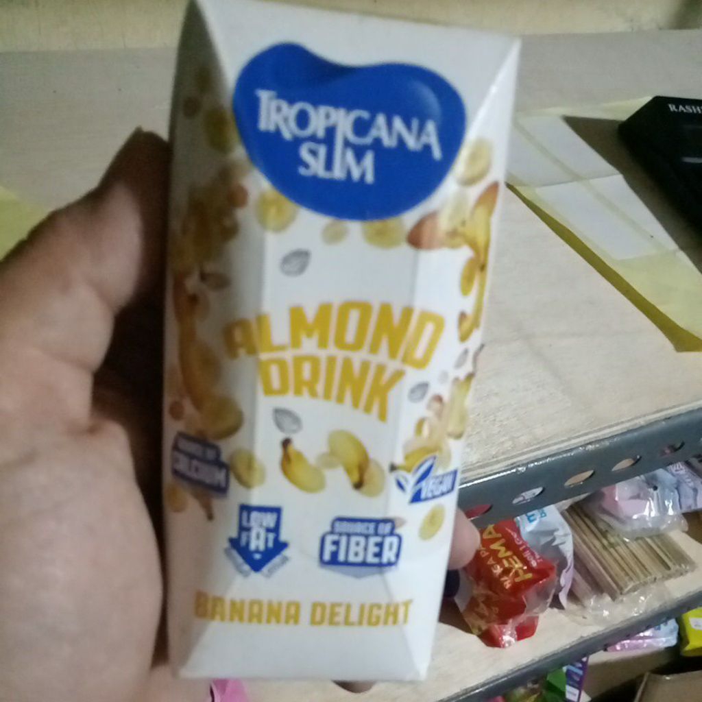 Jual Tropicana Slim, Almond Drink Banana Delight, 190ml | Shopee Indonesia