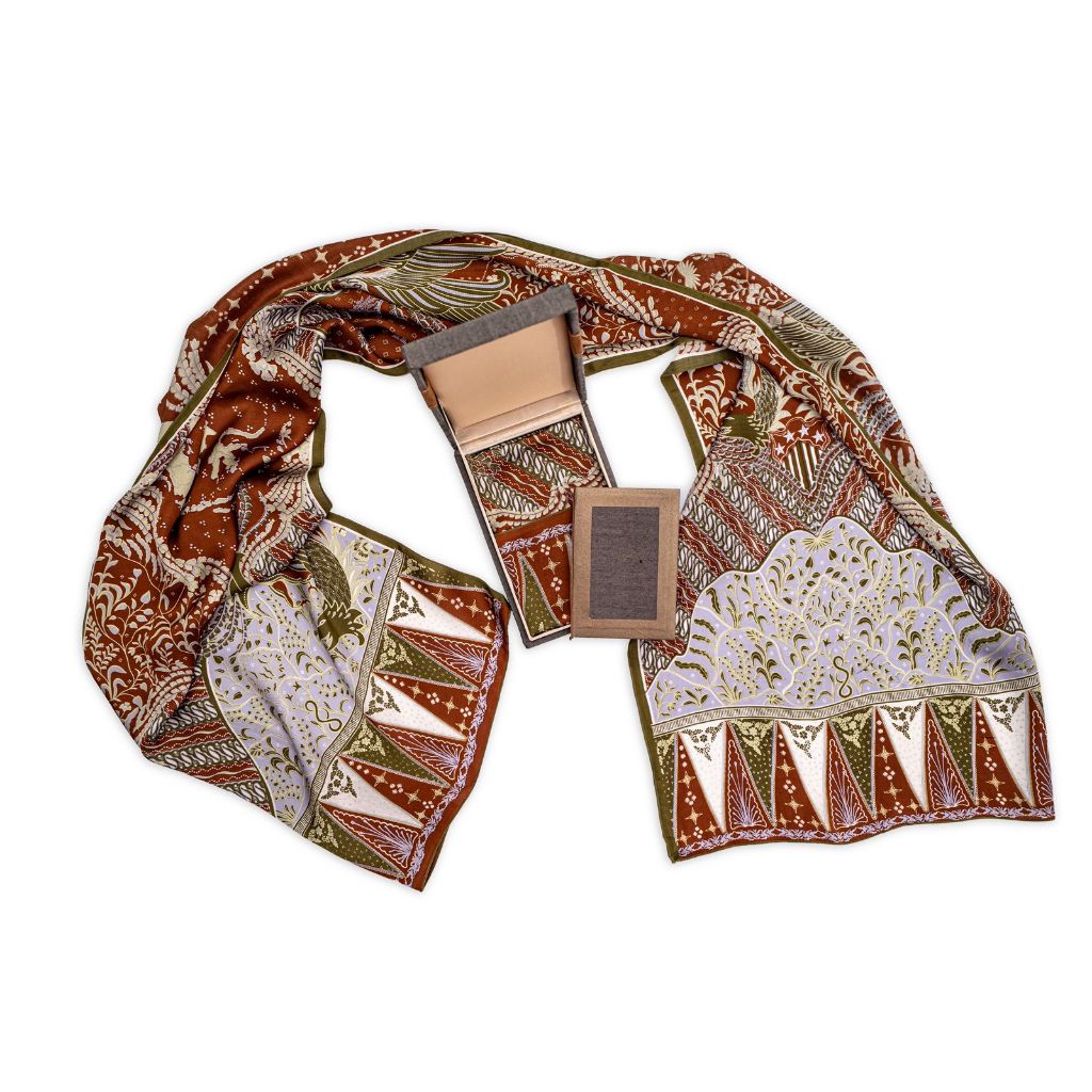 Jual Batik Wayang Scarf In Gift Box – Selendang In The Return of ...