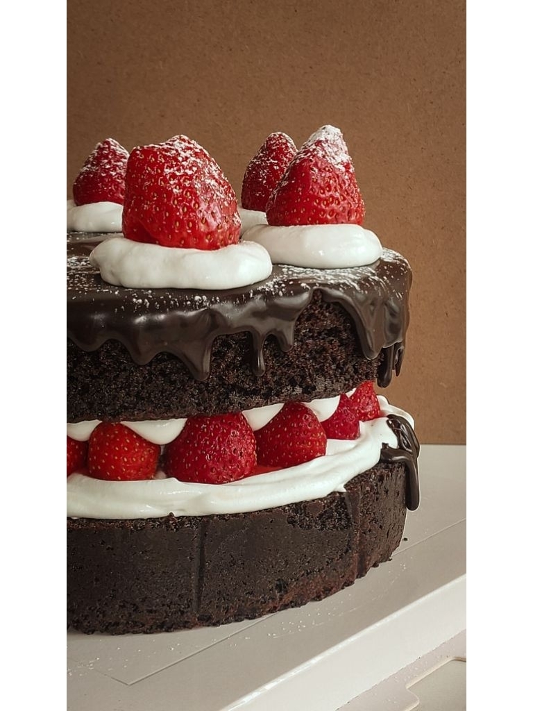 Jual WHIPPEDOUGH Chocoberry Cake Pistachio Cheesecake Strawberry ...