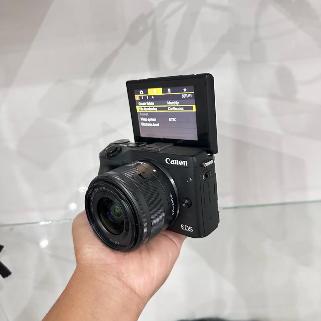 Jual CANON EOS M3 LENSA KIT 15-45mm STM LIKE NEW OIRGINAL | Shopee ...